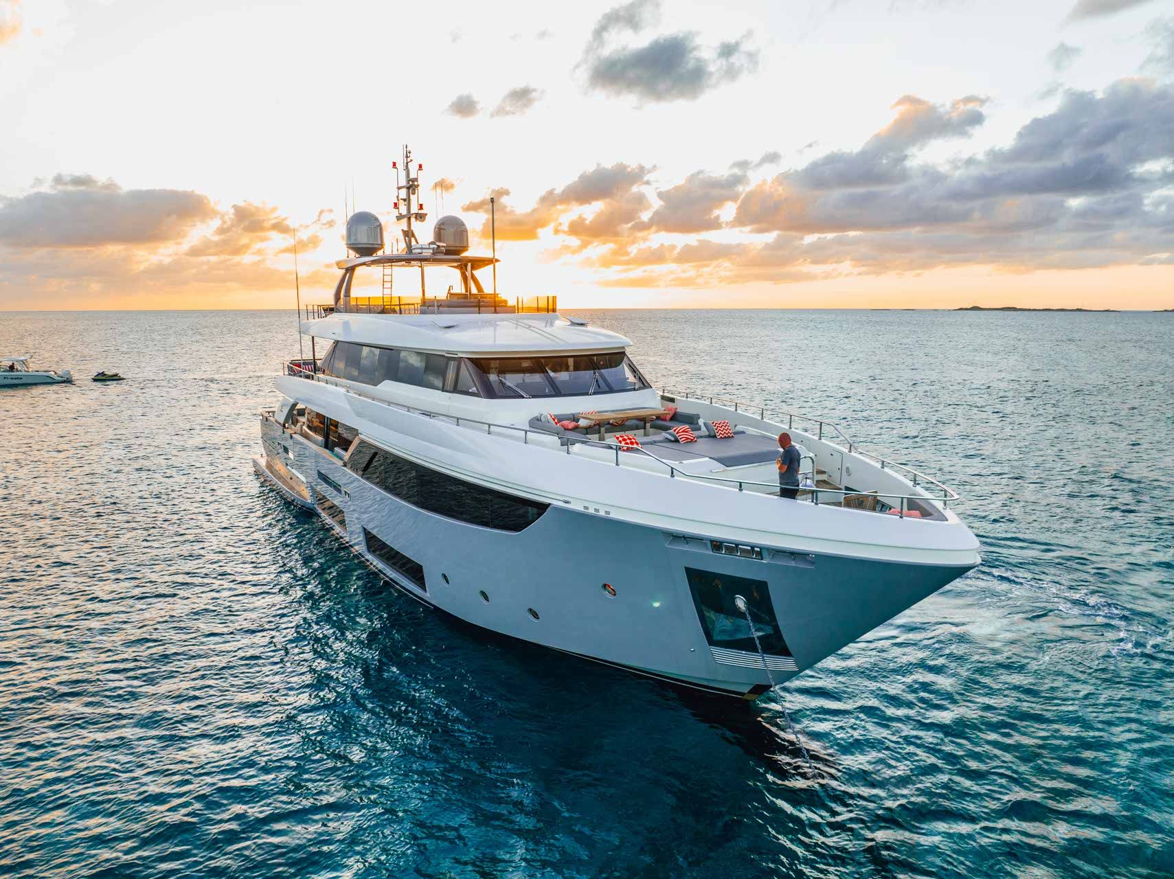 FIFI yacht for sale (Custom Line, 33m, 2018)